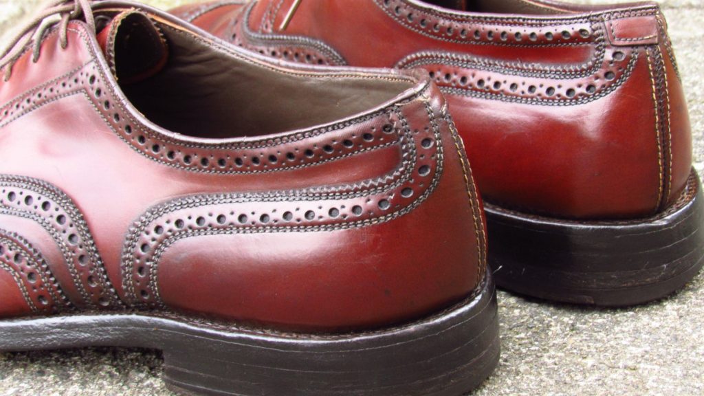 Reshaping Shell Cordovan With Water | vcleat